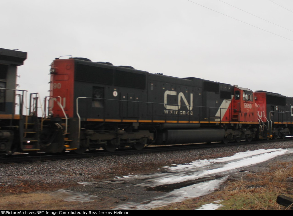 CN 5690 (1)
